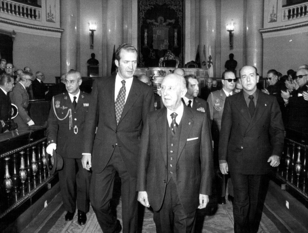 Lo esencial , por Luis Felipe Utrera-Molina - F.N. Francisco Franco