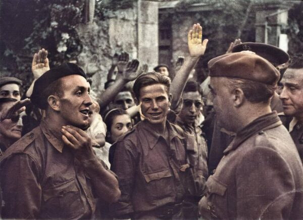 Pensamiento de Franco: Renovarse de día en día - F.N. Francisco Franco